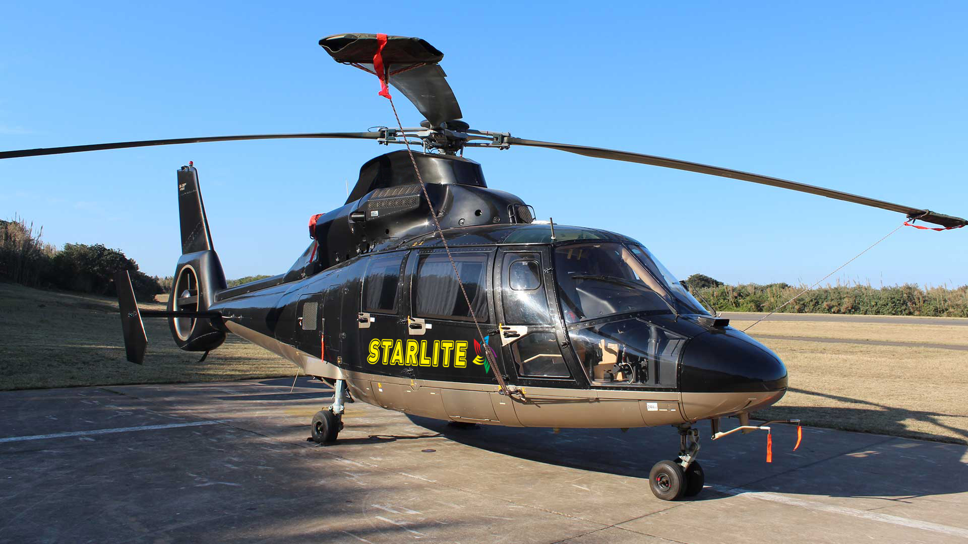 Airbus AS 365 Dauphin - Training